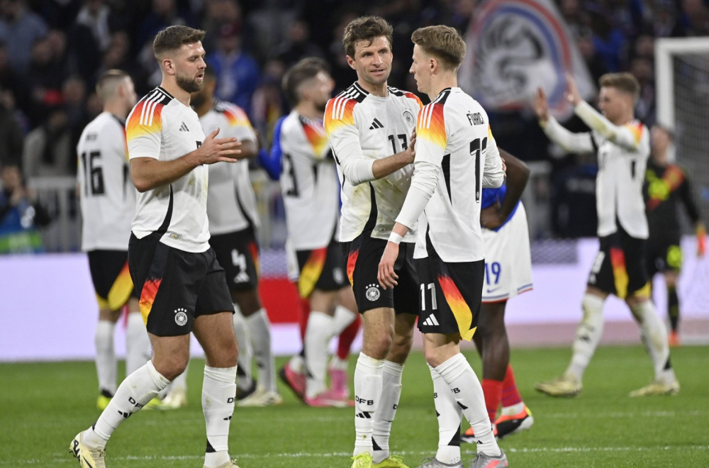 Adidas hitno povukao nemački dres zbog nacističkog simbola - Evrokupovi - Fudbal - B92.sport ...