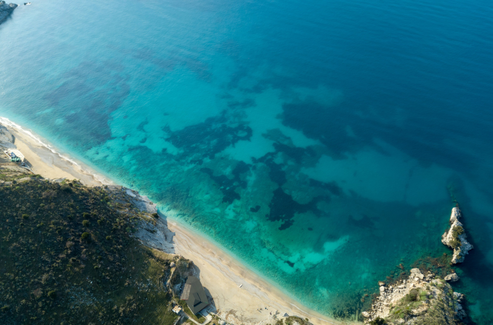 Plaža u Albaniji ima najplavlje more na svetu: Nadmašila Maldive i Bora ...