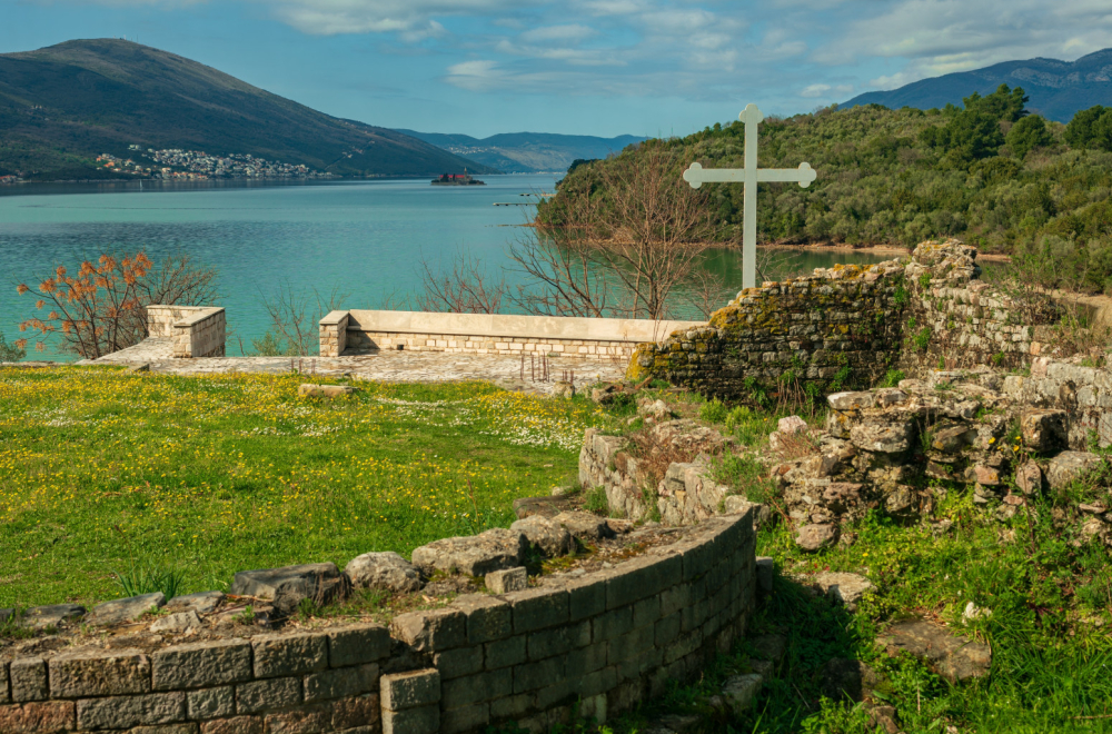 Uskoro dokumentarni film "Stradanje monaha u manastiru Miholjska ...