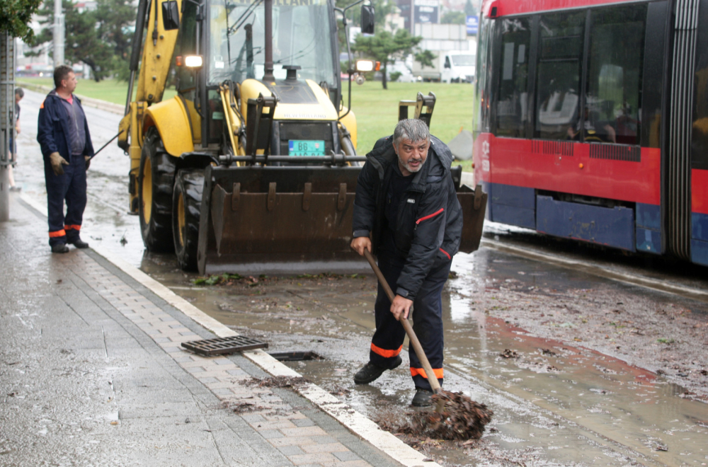 Srbija se bori protiv velike kiše: RHMZ objavio kada prestaje da pada VIDEO - B92