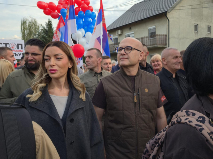 Vučević sa građanima na Sajlovu: Blokaderi, pustite druge da misle ...