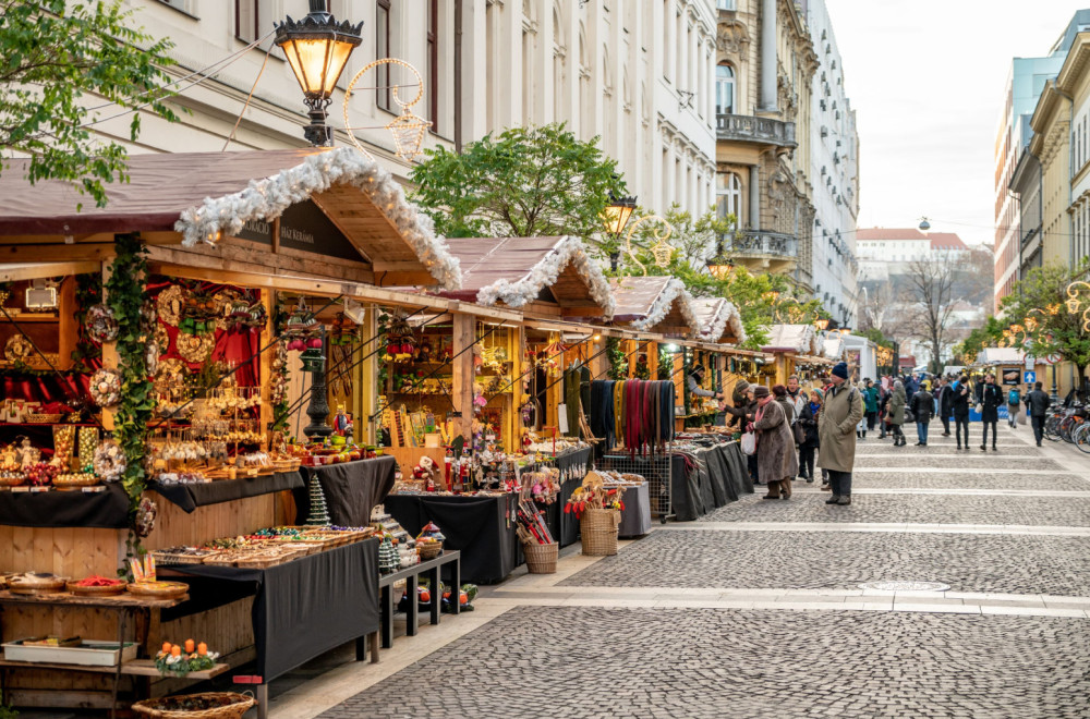 Božićni market u gradu koji Srbi masovno posećuju: Hrana na štandovima ...