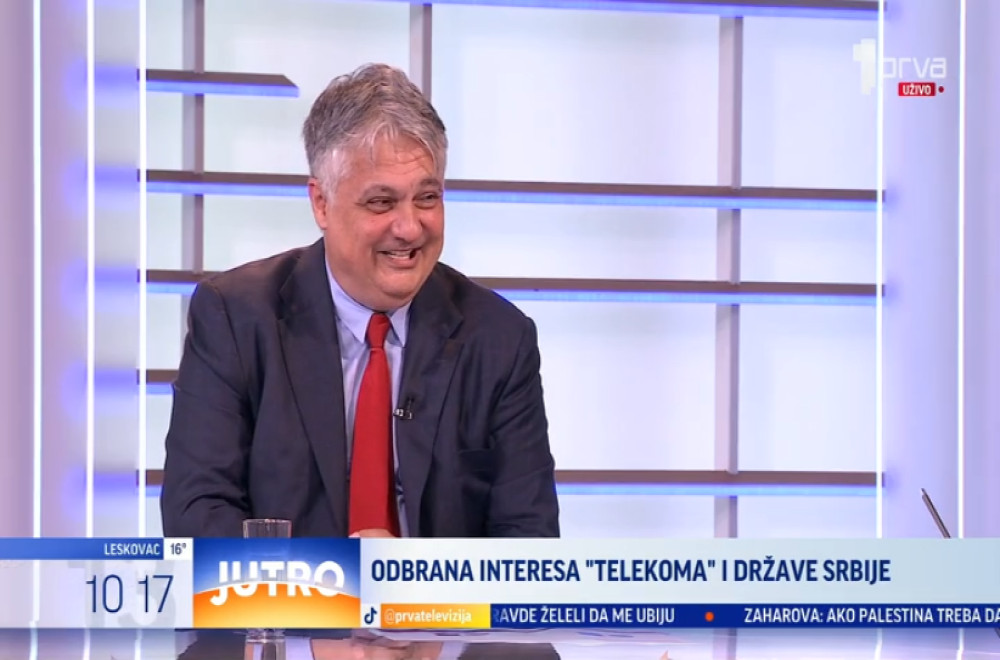 Radnici Telekoma u simboličnoj akciji podrške državi povodom rezolucije o Srebrenici - B92