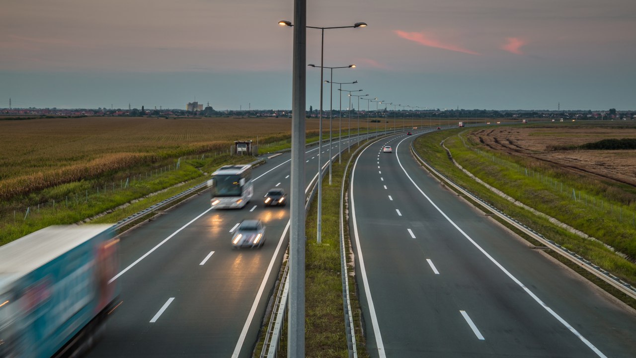 Aktor blokira ceo Koridor 10, sve karte na stolu - Vesti - Biz - B92.net