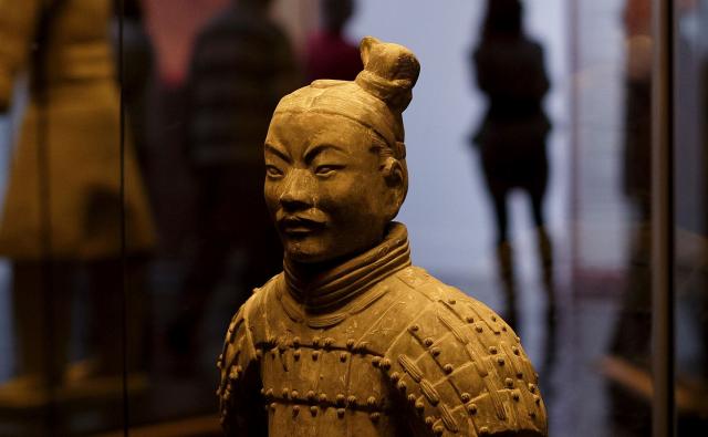 Posetilac muzeja polomio i ukrao prst 2.000 godina stare statue - B92