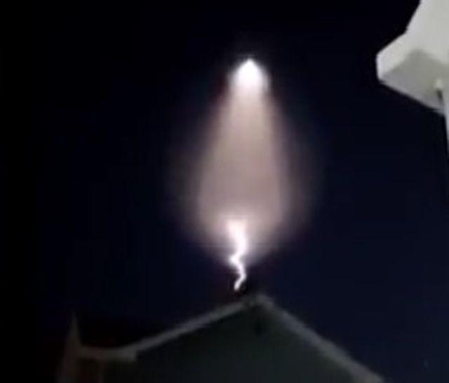 Misteriozna svetlost na nebu zbunila milione Kineza / VIDEO - B92