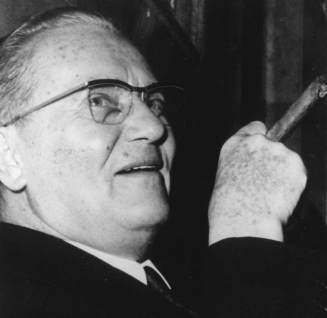 Drug Tito je znao šta valja: Saloni, video bim, preteča mobilnog - B92