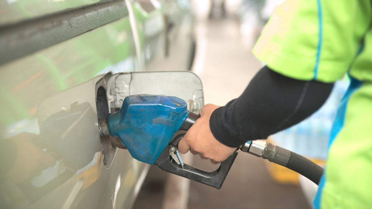 Od danas na pumpama - potpuno nove oznake za gorivo - Vesti - Biz - B92.net