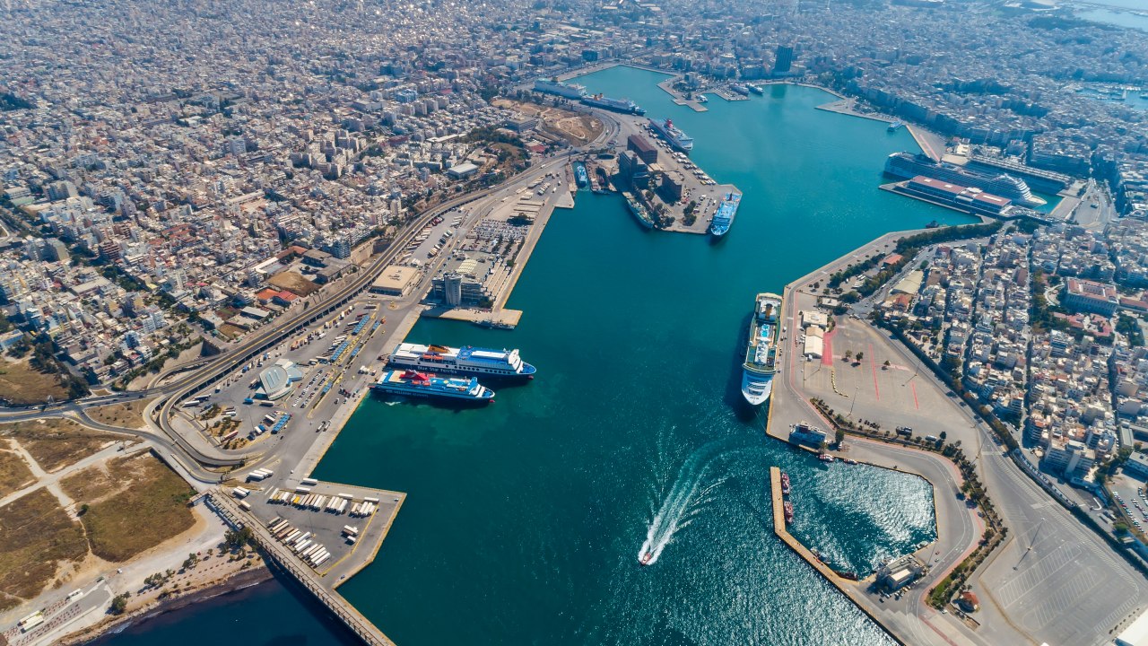 Pirej postao najveća kontejnerska luka na Mediteranu - Vesti - Biz ...