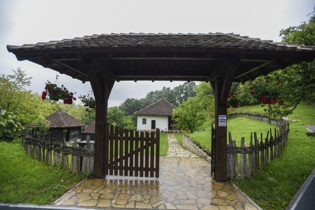 Prirodni pejzaži, lekovita voda i ljubazni domaćini, glavni aduti banje Vrujci i Divčibara FOTO ...