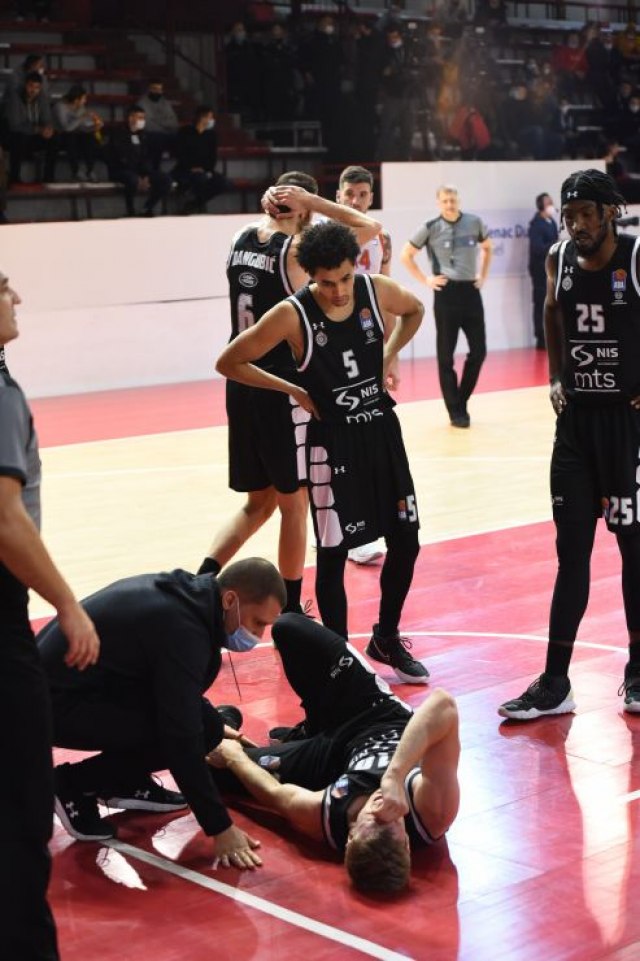 Povreda – Jaramaz iznet sa terena - B92 sport