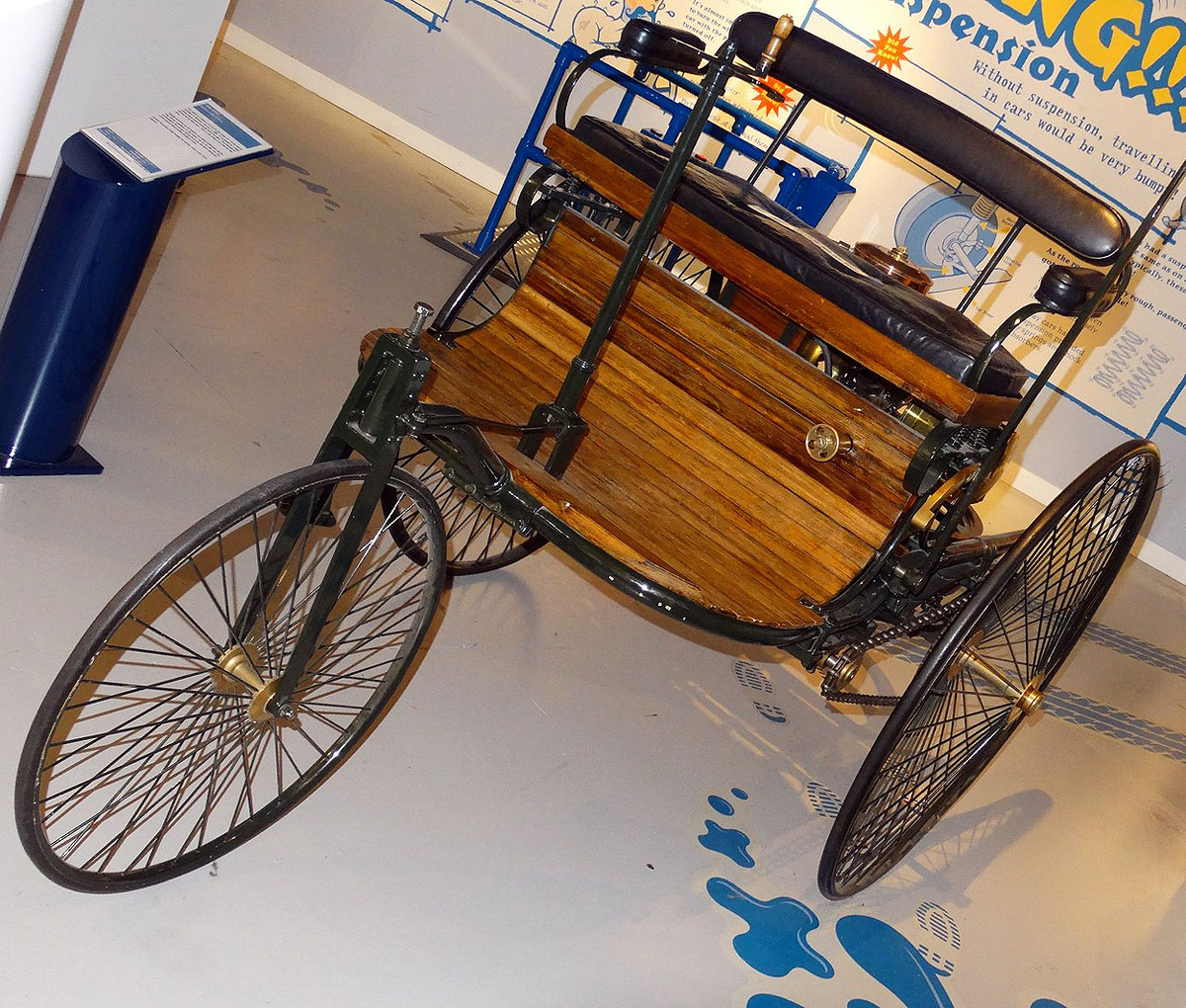 Na današnji dan pre 135 godina "rođen" je prvi automobil na svetu FOTO ...