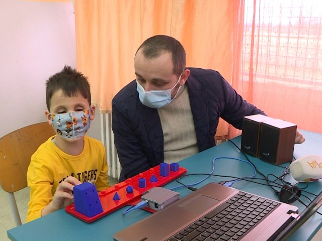 Nastavnik informatike u Nišu napravio program za slepe i slabovide ...