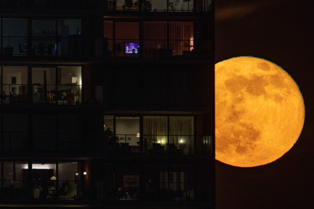 "Super-Mesec" viđen širom sveta FOTO - B92