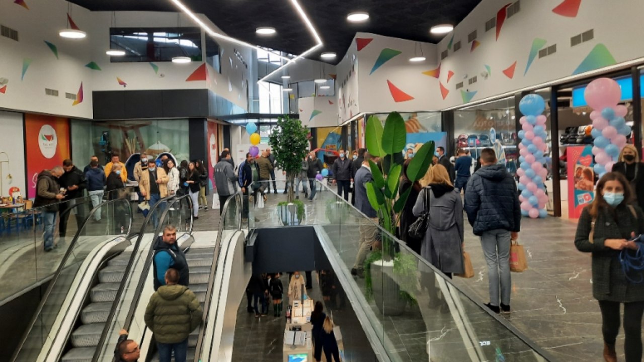 Otvoren tržni centar u Leskovcu: Na 5.500 kvadrata biće i ...