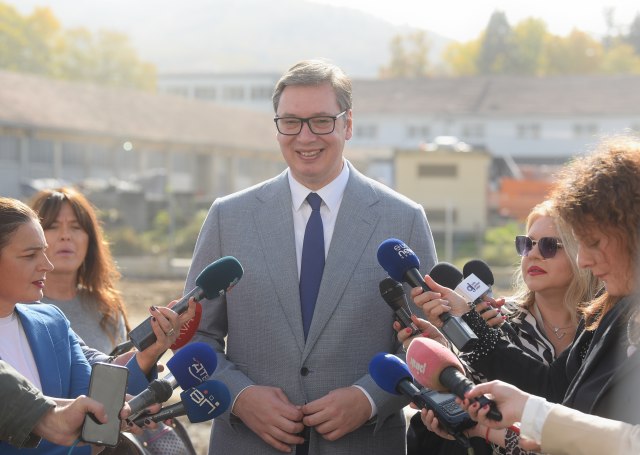 Vučić: Fabrika u Srbiji veća nego u Tunisu i Indiji FOTO/VIDEO - B92