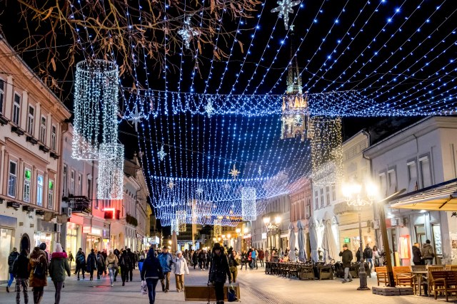 Kreće dekorisanje Leskovca: Reparacija i kupovina novogodišnje rasvete ...