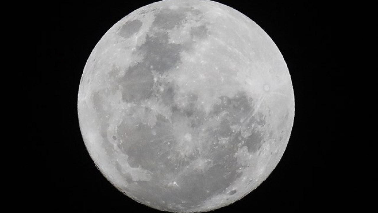 NASA objavila nove slike Meseca izbliza; Da li ste ga ovako zamišljali ...