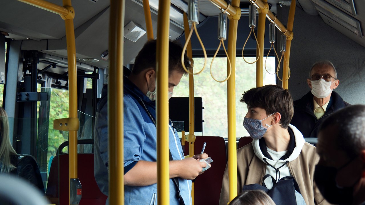 Kontrolori postaju stalni putnici u svakom gradskom autobusu? - Beograd ...