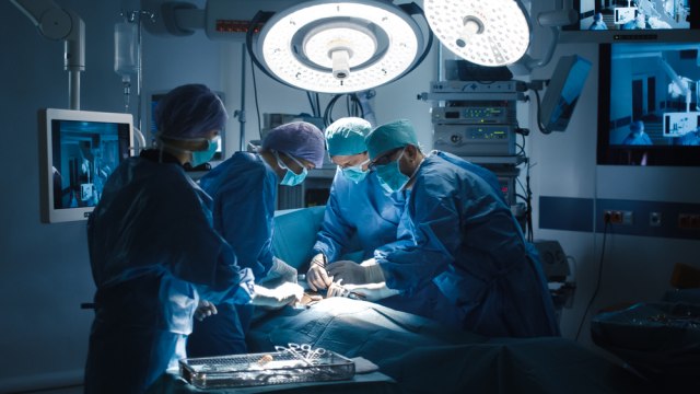 Nova metoda operacije srčanog zaliska kroz rez od pet centimetara - B92