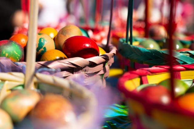 Kako se Vlasi pripremaju za Vaskrs? VIDEO - B92