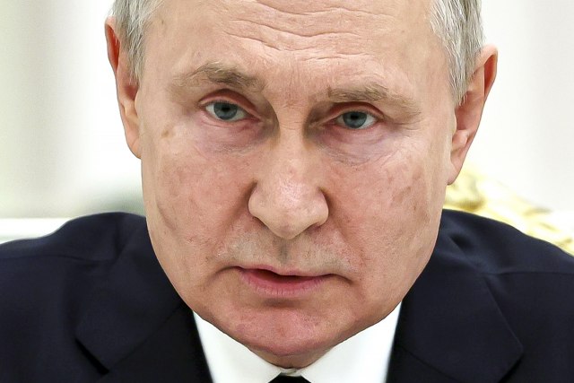 "Putin je kukavica" - B92