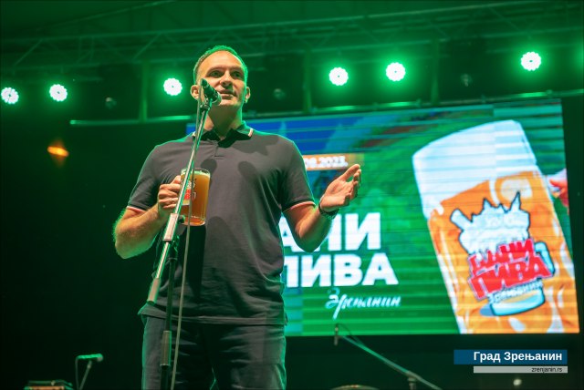 Na Žitnom trgu sinoć svečano otvoreni "Dani piva" - B92