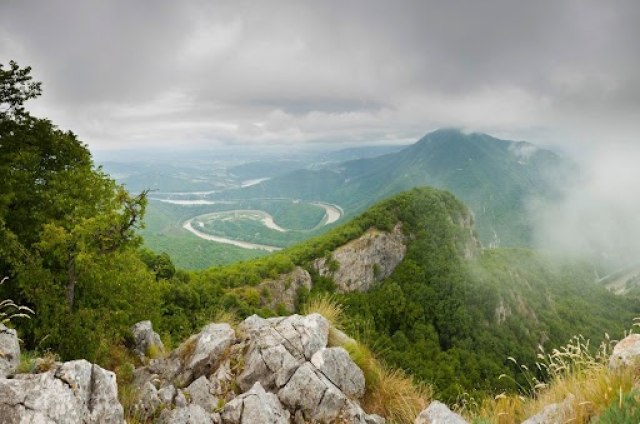 Mediji: U Ovčarsko-kablarskoj klisuri građani oterali lažne ekologe - B92