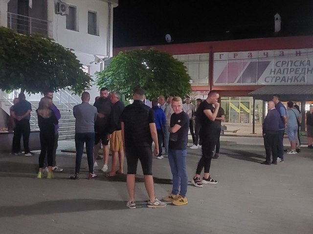 Pretučenoj braći određen kućni pritvor od 30 dana - B92