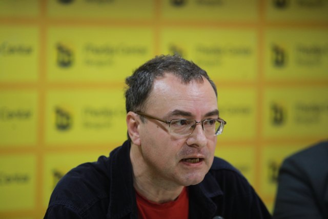 Bakić o opoziciji: "Ona je jadna..." VIDEO - B92