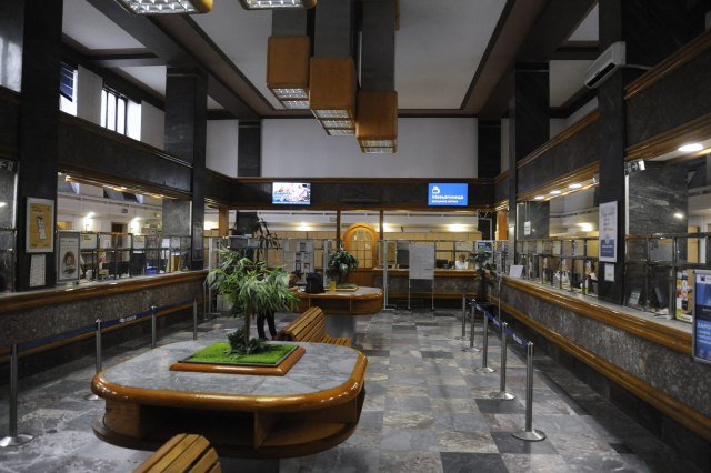 Policija ušla u prostorije JP Pošte Srbije - B92