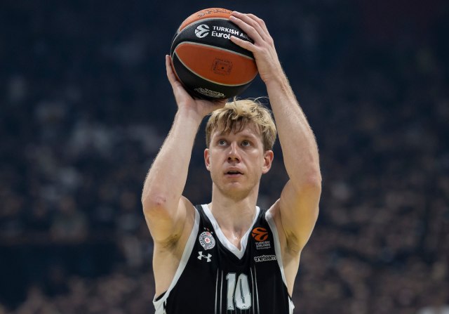 Nova briga za Partizan – Jaramaz iznet sa terena VIDEO - B92 sport